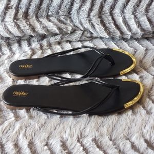 Mossimo Supply Co. | Shoes | Mossimo Supply Co Metallic Gold Toe Thong ...